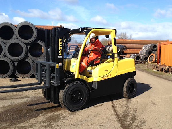 Verlaagde heftruck past prima in containers