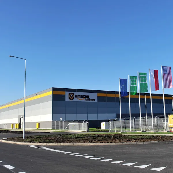 Amazon opent grootste vrijstaande dc van Oost-Europa