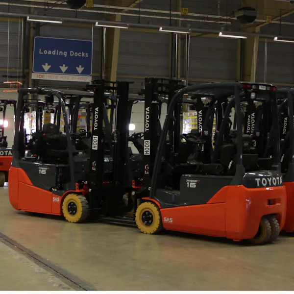 86 nieuwe nieuwe heftrucks voor TNT Duiven