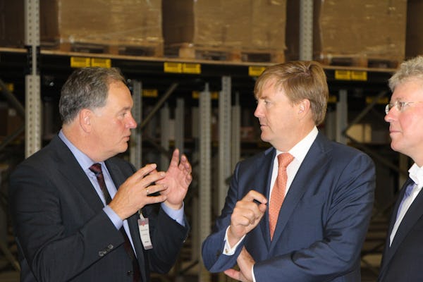 Koninklijke opening geautomatiseerd e-commerce dc Wehkamp