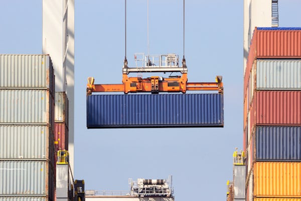 Containers stuwen overslag Rotterdamse haven naar record