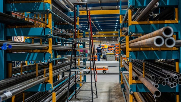 Vanderlande verhoogt productiviteit DC-personeel met Locus WMS