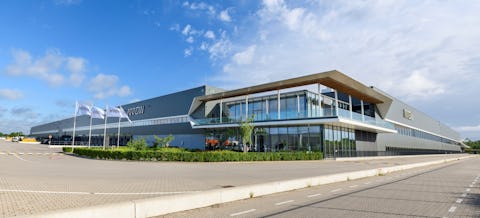 Grootste Europese shuttle van Vanderlande staat bij Arrow in Venlo