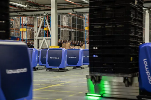 Zeeman moderniseert dc met mobiele robots van Lowpad