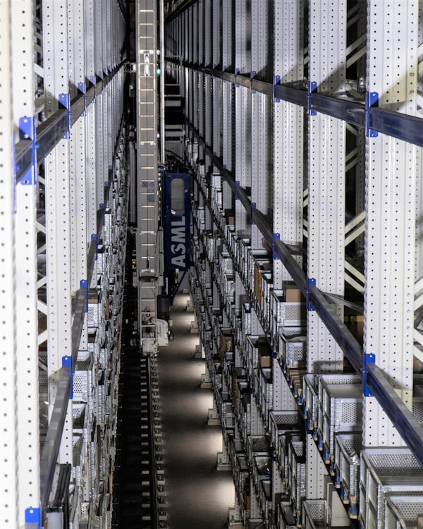 ASML modelleert modelmagazijn tot in de puntjes - VIDEO