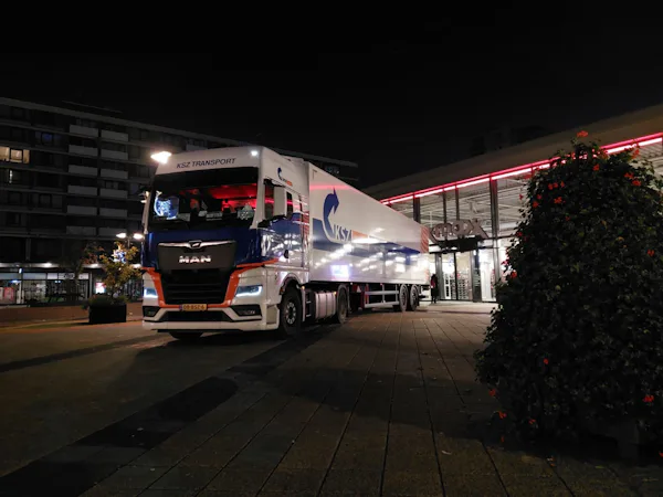 KSZ Transport trekt grote klanten: chauffeurs staan er op één