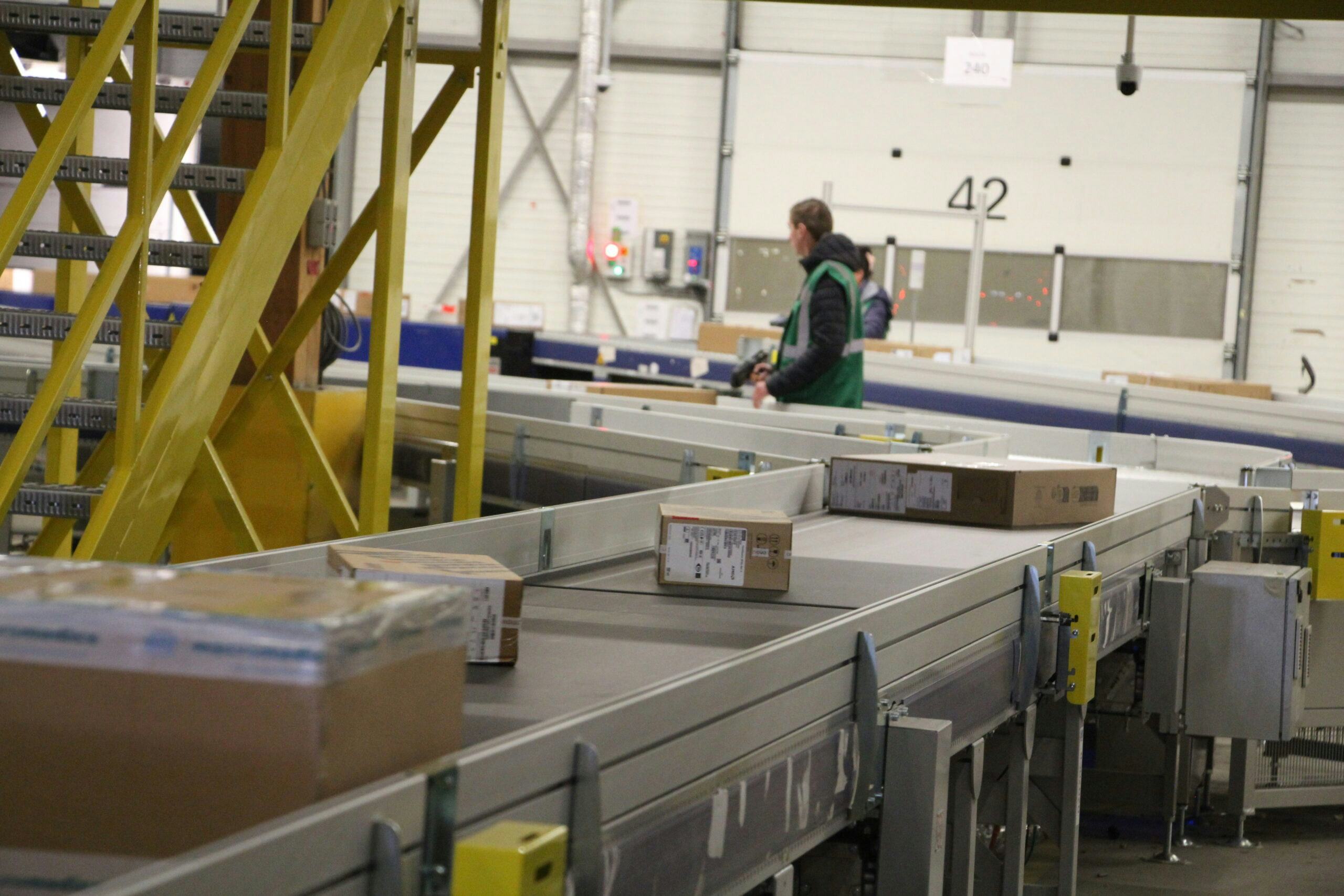 FedEx vol vertrouwen richting kerst met nieuw sorteersysteem in Elst