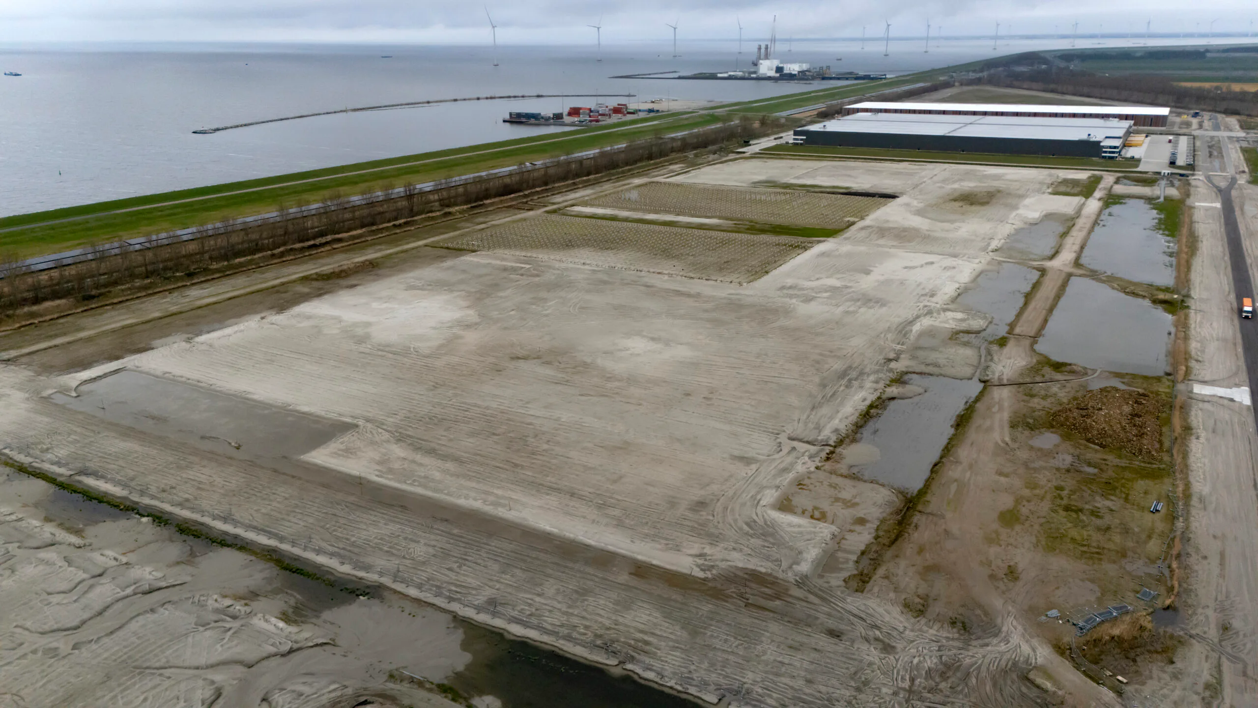 Jysk schiet lekker op met bouw van mega-dc in Lelystad