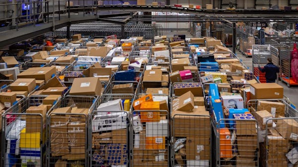 PostNL moet fysieke belasting sorteercentra direct verbeteren