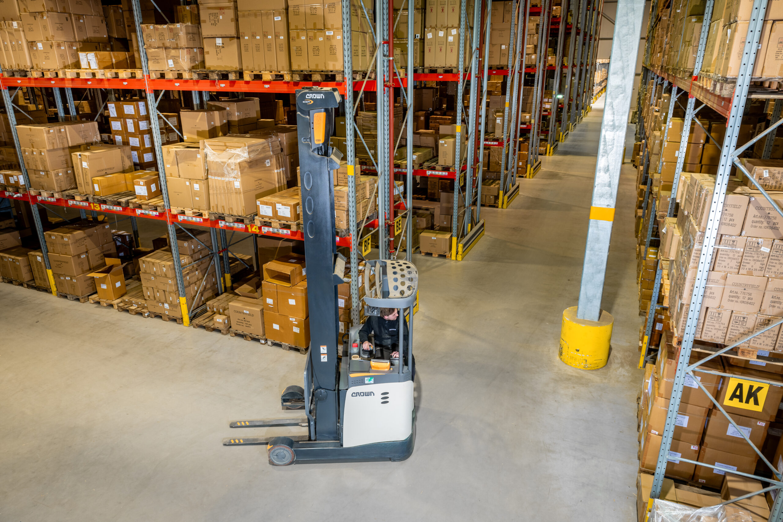 Reachtrucks zorgen voor efficiënter magazijnproces bij Decostar