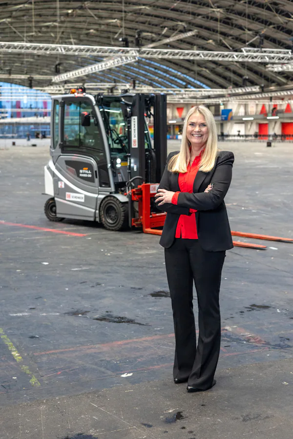Nicole Biesheuvel (DB Schenker): 'Vrouwen vinden zichzelf niet ...