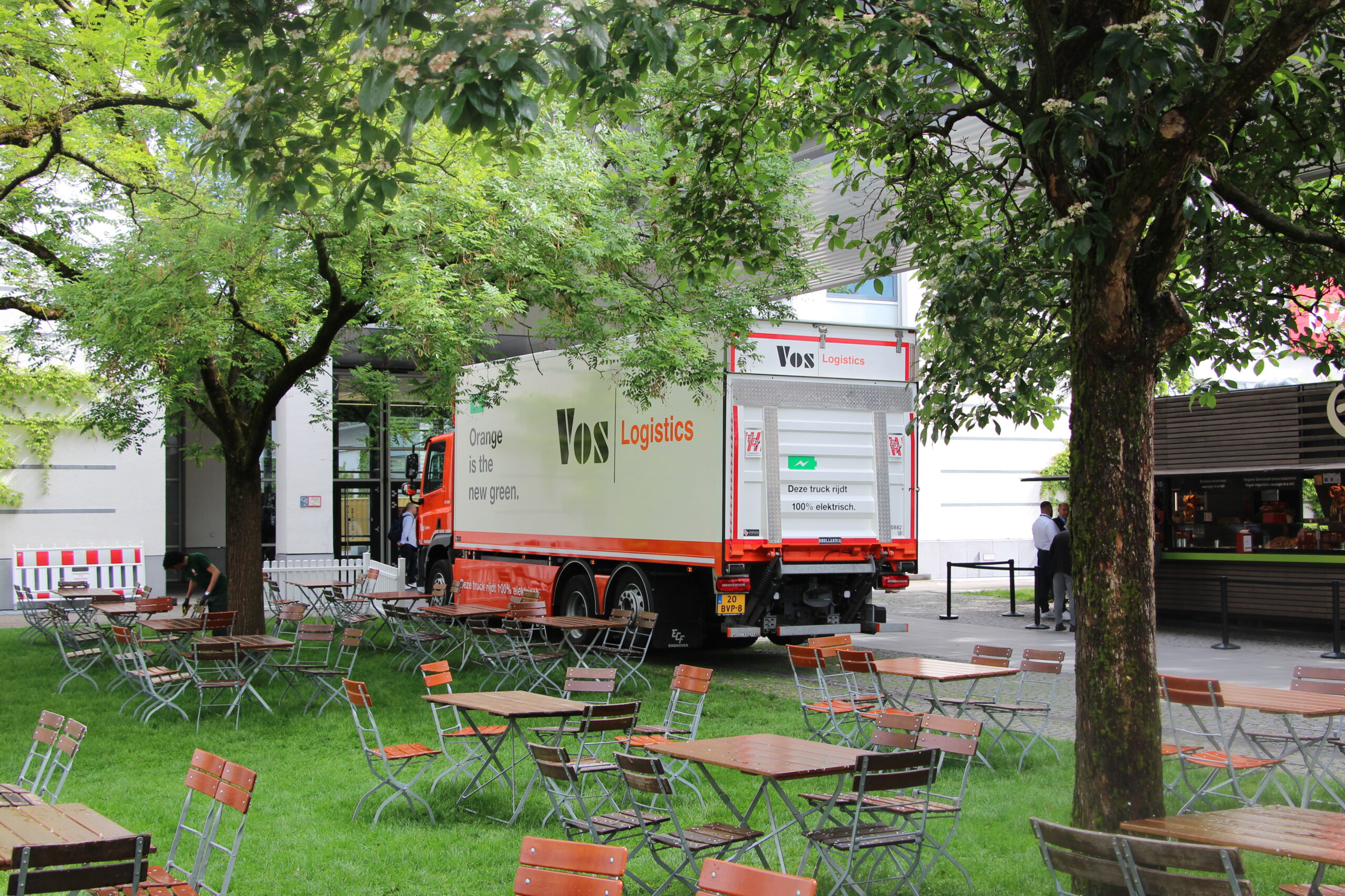 Dringen geblazen op beursvloer Transport Logistic 2025 - FOTO'S